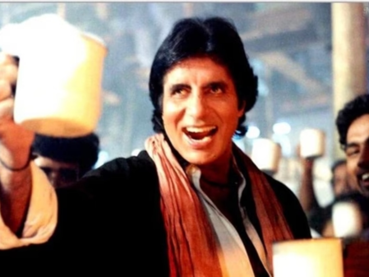 Sanjay Dutt defeated Amitabh Bachchan, Dilip Kumar with his small ...