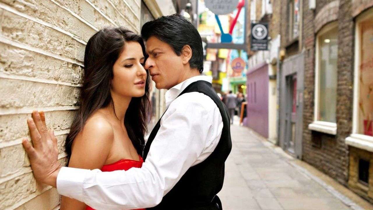 5 iconic romantic dialogues that keep Bollywood’s romance alive