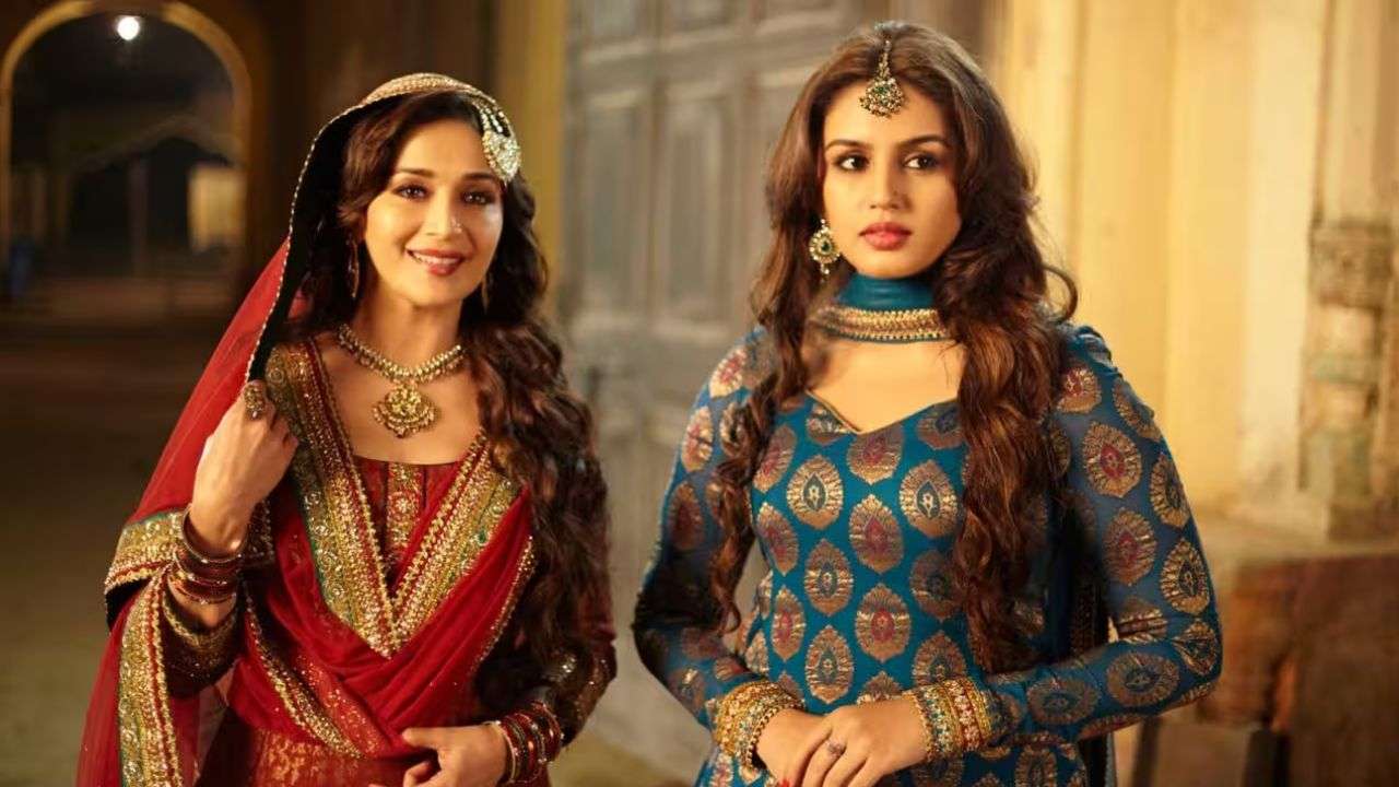 Times Madhuri Dixit overshadowed other actresses on dance floor ...