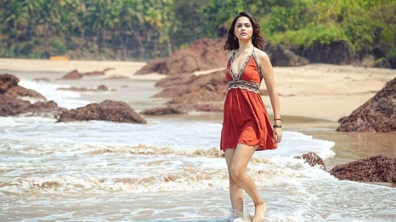 5 times Aneet Padda made us fall in love with her Saiyaara looks