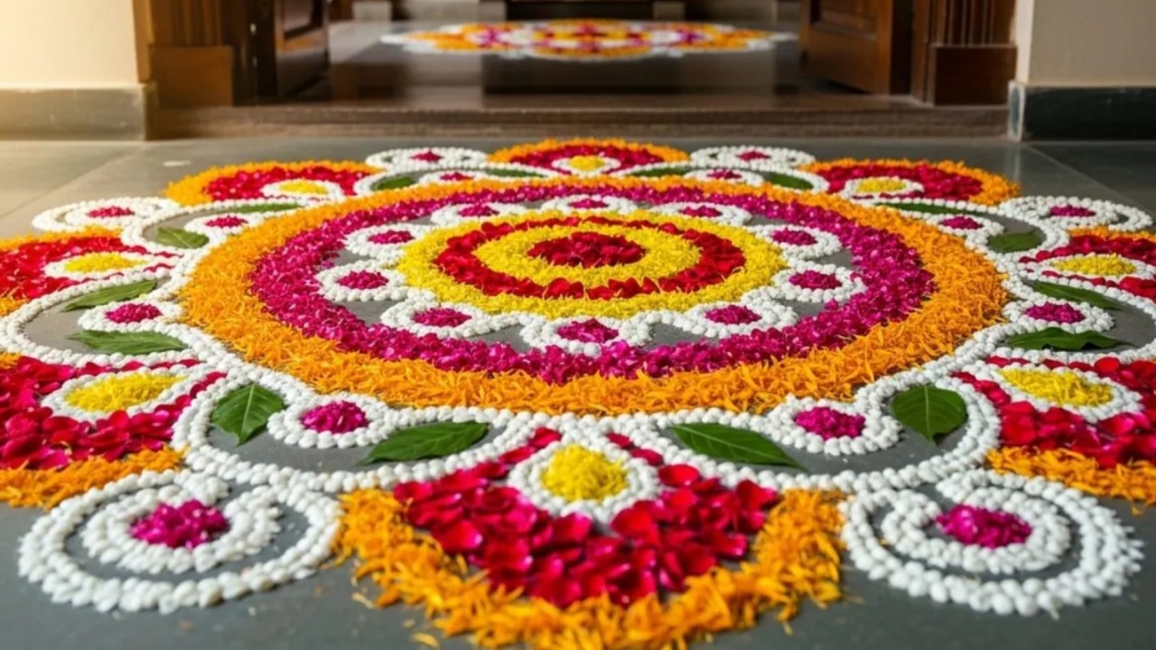 Diwali 2025 Rangoli Designs: इस दिवाली कलश-कमल, स्वास्तिक व मां लक्ष्मी ...