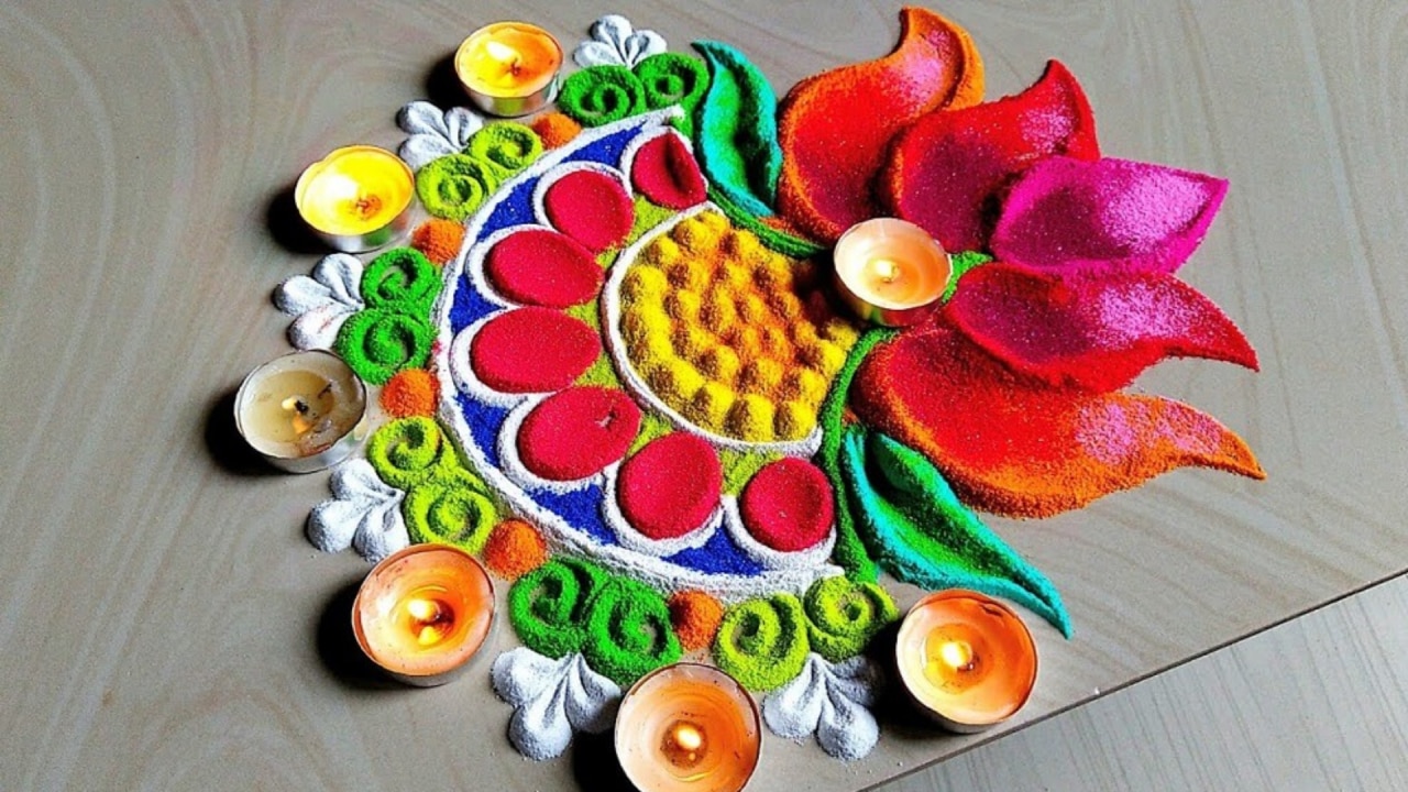 Diwali 2025 Rangoli Designs: इस दिवाली कलश-कमल, स्वास्तिक व मां लक्ष्मी ...