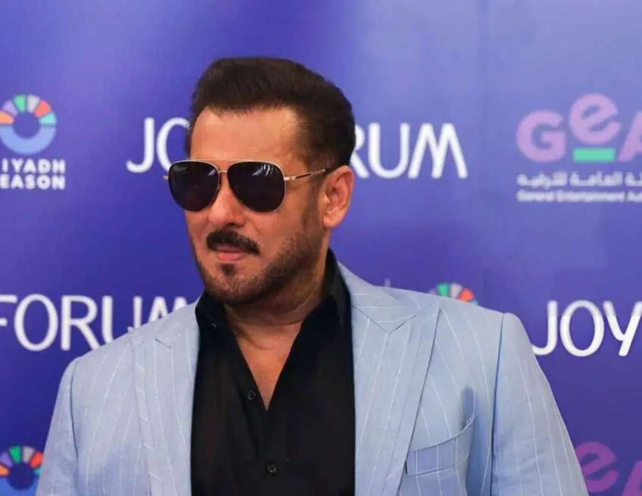 Viral video: Salman Khan makes huge blunder, separates 'people of ...