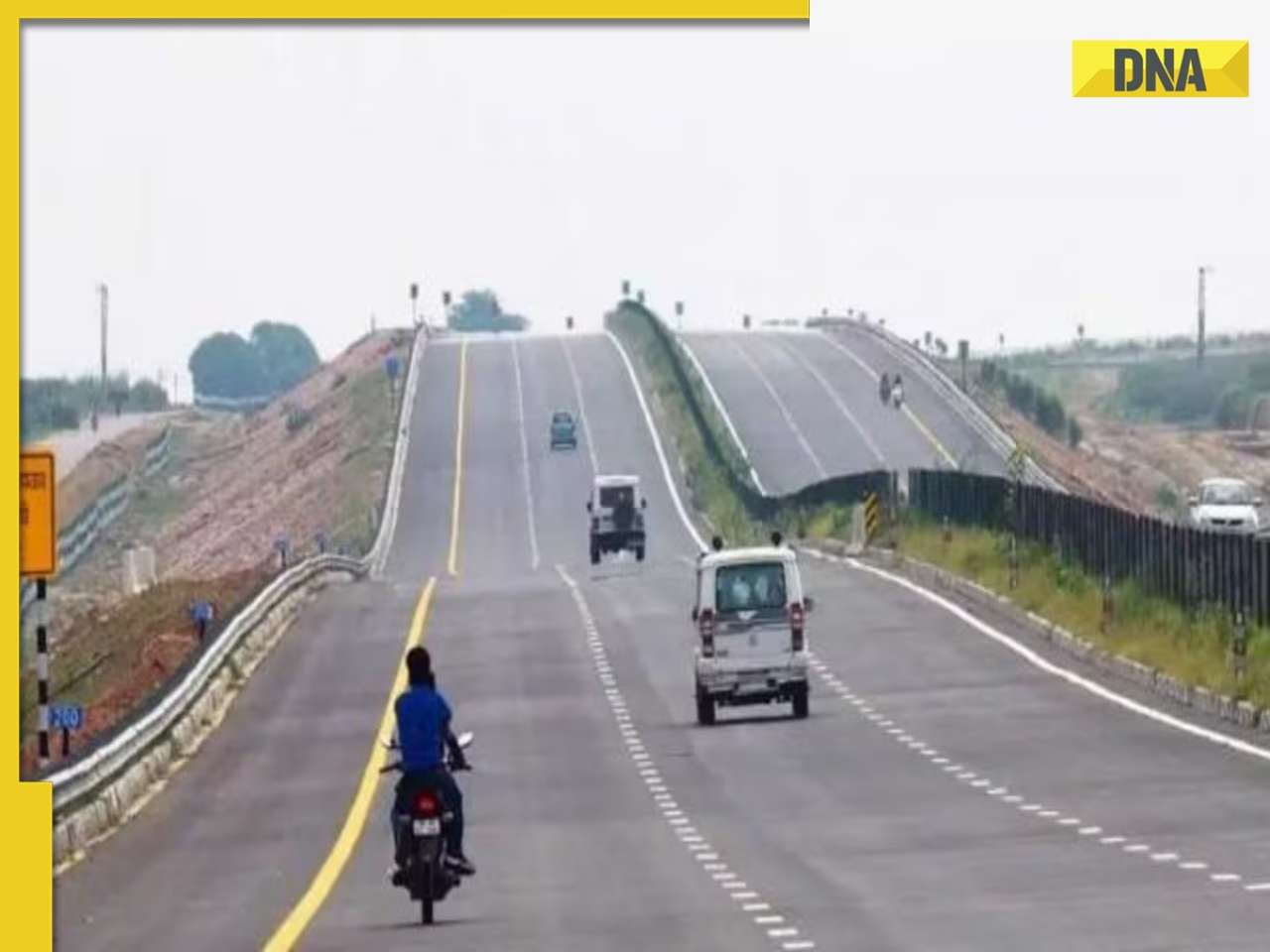 Agra-Lucknow Expressway toll plaza employees refuse to collect toll ...