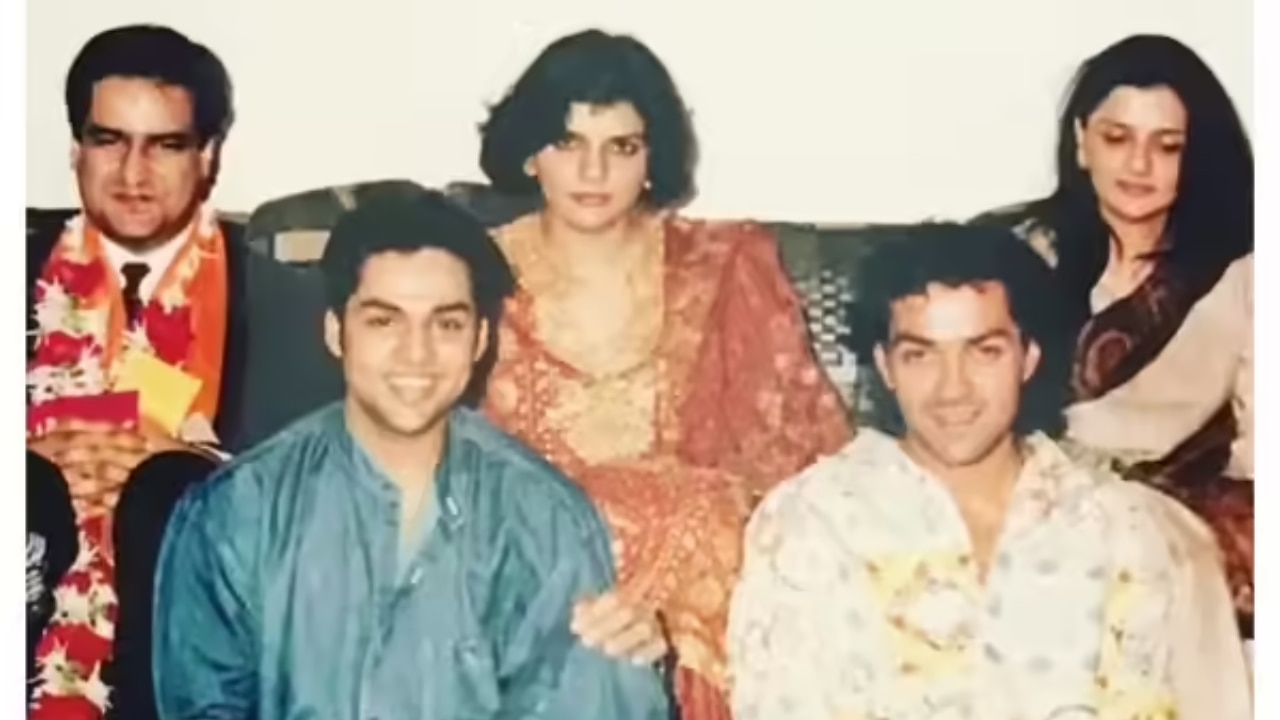 Dharmendra: From wives Prakash, Hema, kids Bobby-Sunny, Esha-Ahana to Karan-Aryaman; a look at ...