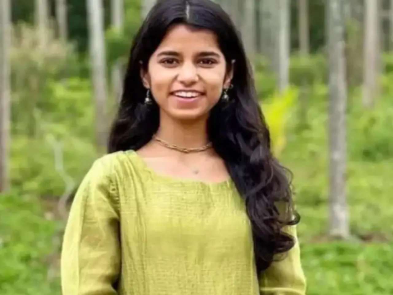 Maithili Thakur, BJP MLA from Alinagar, was homeschooled till Class 5, now earns in crores: Know ...