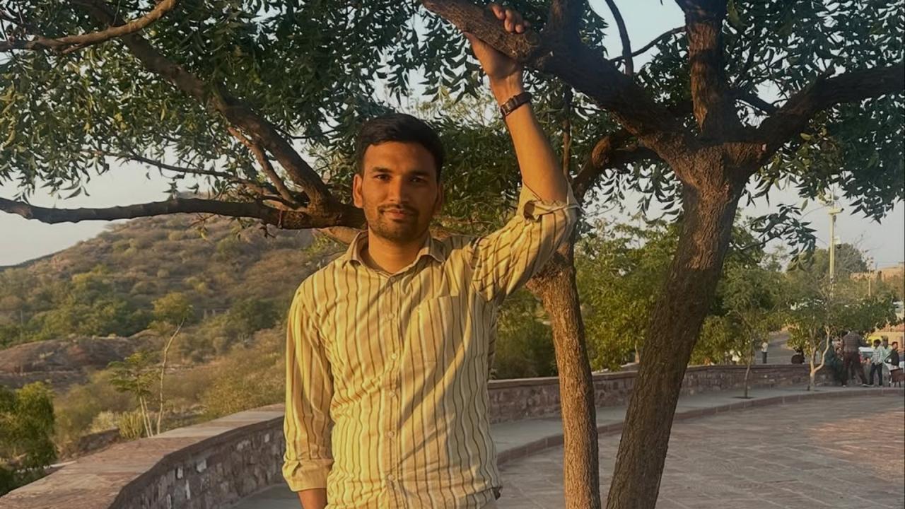 10वीं फेल शख्स ने कैसे पास की UPSC की कठिन परीक्षा? जानें IPS ईश्वर ...