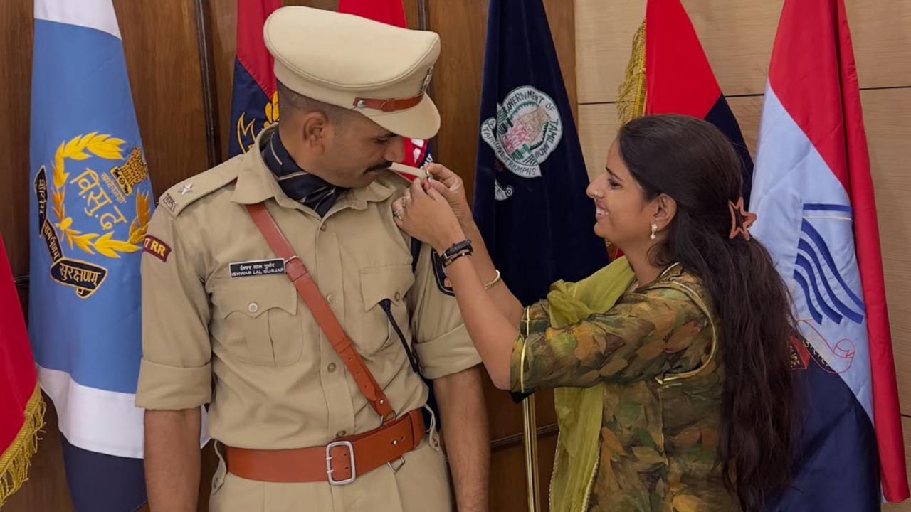 10वीं फेल शख्स ने कैसे पास की UPSC की कठिन परीक्षा? जानें IPS ईश्वर ...