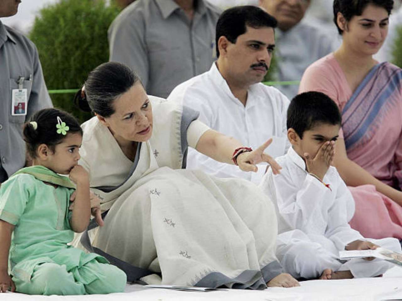 Raihan Vadra-Aviva Baig engagement: UNSEEN childhood photos of Rahul ...