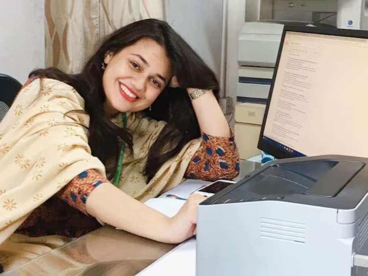 From IES mother to civil servant husbands: Meet IAS sisters Tina Dabi ...