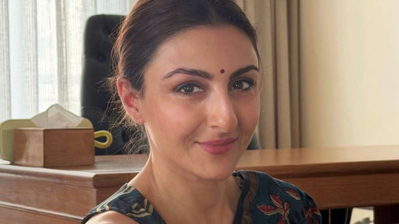 Amitabh Bachchah, Shah Rukh Khan, Sara Ali Khan, John Abraham ...