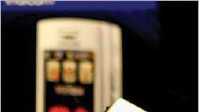 Tata Indicom launches dual technology phone