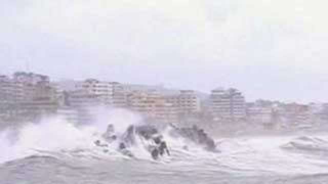 Heavy rains due to cyclone Laila affect daily life in Andhra Pradesh