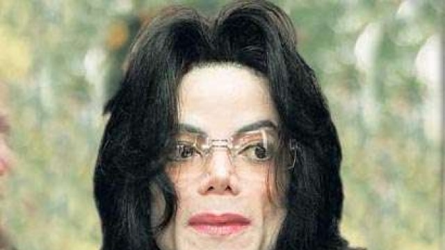 Plastic surgery left Michael Jackson's nose 'looking like a toothpick'