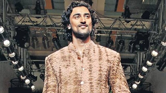 Kunal Kapoor refutes 'Don 2' related rumours