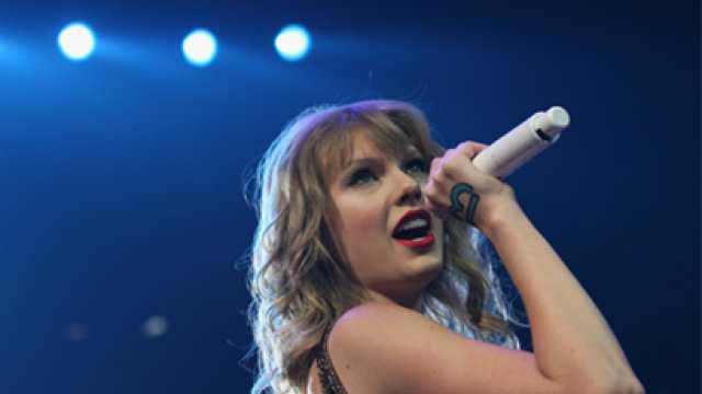 Taylor Swift avoids internet gossip about self
