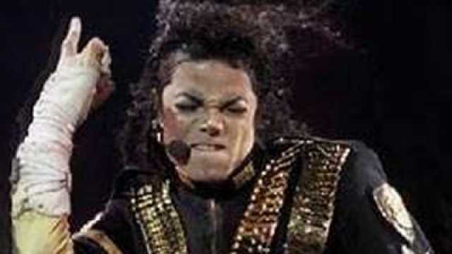 Michael Jackson 'tattooed lips pink due to rare pigmentation disease'