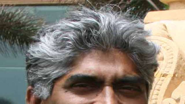 Ashok Amritraj wishes Rajinikanth for 'Kochadaiiyaan'