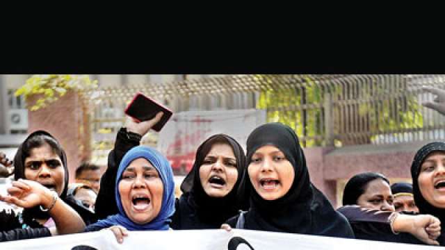 Muslim women protest against Abu Asim Azmi remark