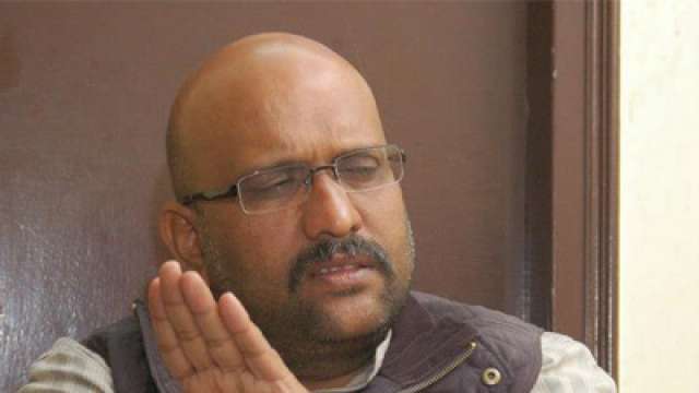 Congress candidate Ajai Rai comes wearing party symbol in Varanasi