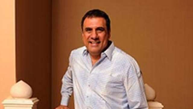 Boman Irani finds fans in Hong Kong hotel staff