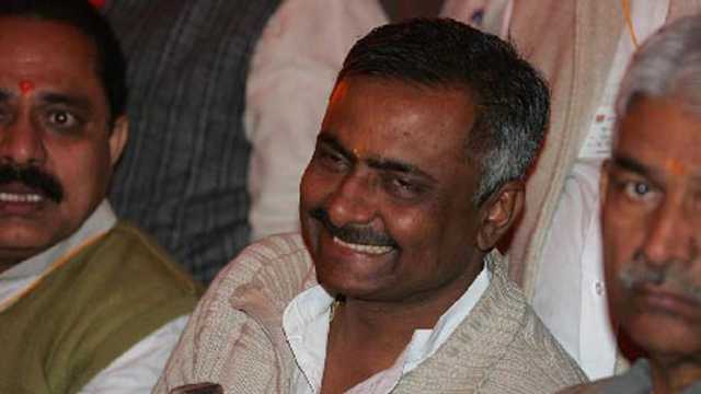 Sanjay Joshi participates in Modi's campaign 'Swachh Bharat'