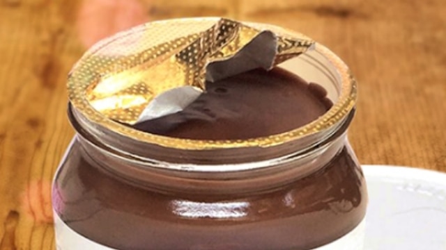 Check out the invention created to enjoy Nutella sticky fingers free