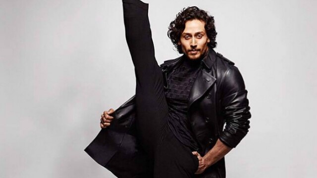 Tiger Shroff's 'awkward' pose: 5 hilarious memes that will make you go ...