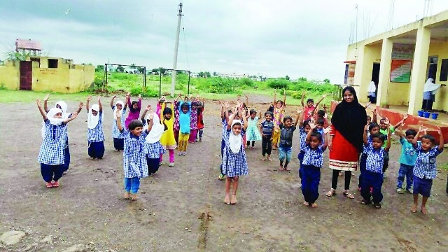 Solapur school educates Beedi workers' kids for free