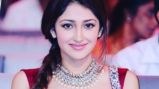 'Shivaay' actress Sayyeshaa Saigal feels it's tough to get a good ...