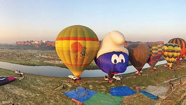 Up, up, and away! Highlights of the Taj Balloon festival in Agra