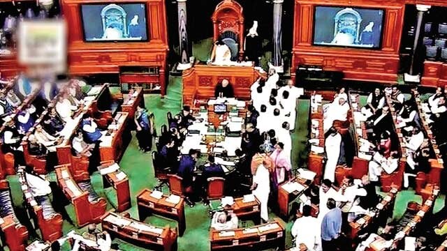 Congress to boycott PM in House over 'raincoat' jibe