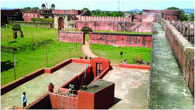 3 excavations promise new info on Maha's history