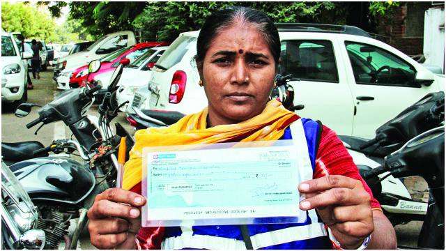 200 female AMC workers await their id-cards