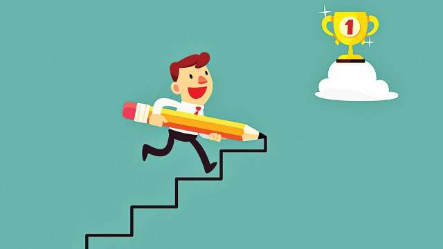 What constitutes a high-performance rewards and recognition system?