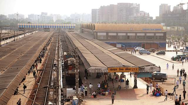 Ola, Uber to get parking lots at Kurla LTT, CSMT