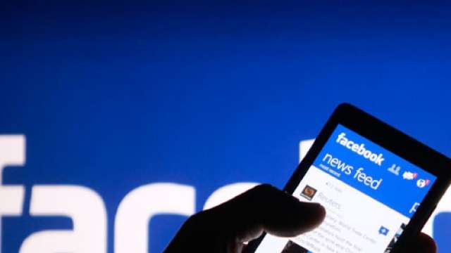 Facebook suspends 200 apps over data misuse