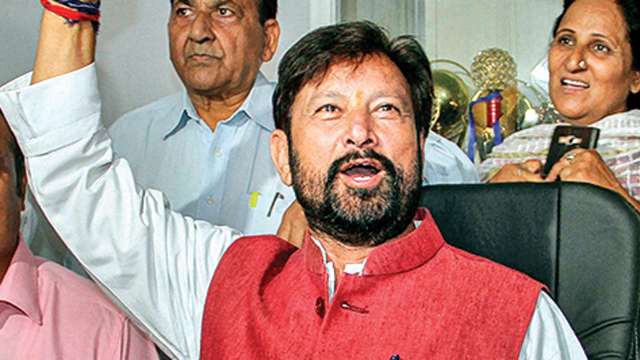 Bjp Minister Chaudhary Lal Singh Threatens Journalists In Kashmir