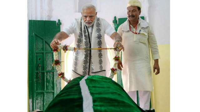 PM Modi invokes Sant Kabir Das to attack rivals at Maghar rally