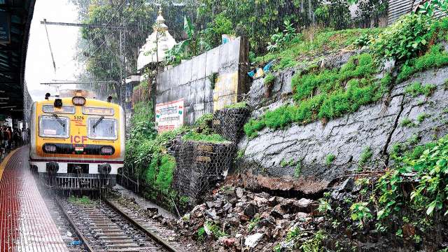 Mumbai: Congress MLA wants entire Sandhurst Road station wall to be ...