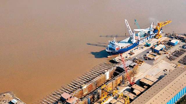 Essar to expand Hazira port capacity