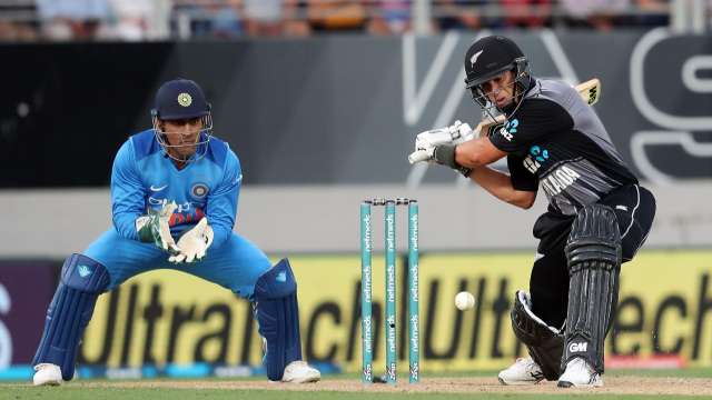 Watch: MS Dhoni ensures that India's flag doesn't touch the ground