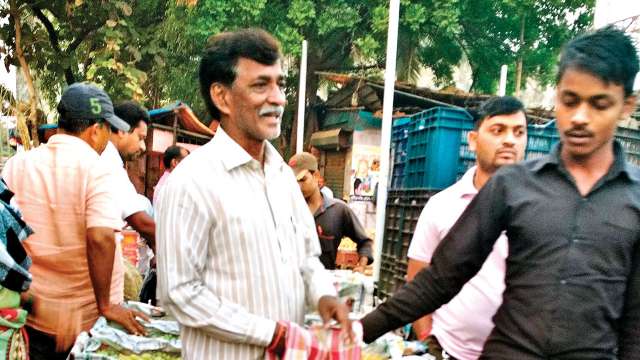 The midnight sale that keeps market buzzing for hours