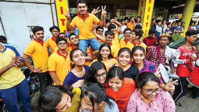 JEE Advanced Result 2019: Ahmedabad girl tops in state with All India ...