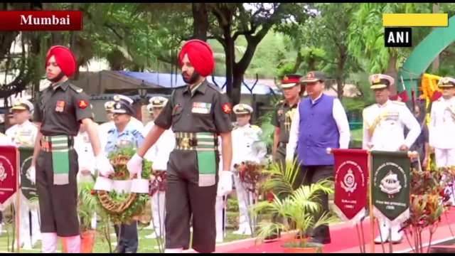 Kargil Vijay Diwas: CM Fadnavis pays tribute at Shaheed Smarak in Mumbai