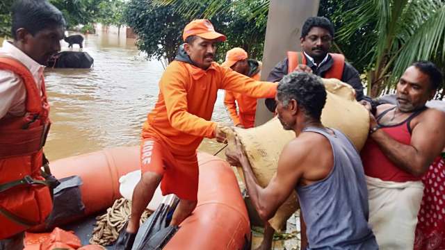 Maharashtra Floods More Than Two Lakh Evacuated From Three Districts