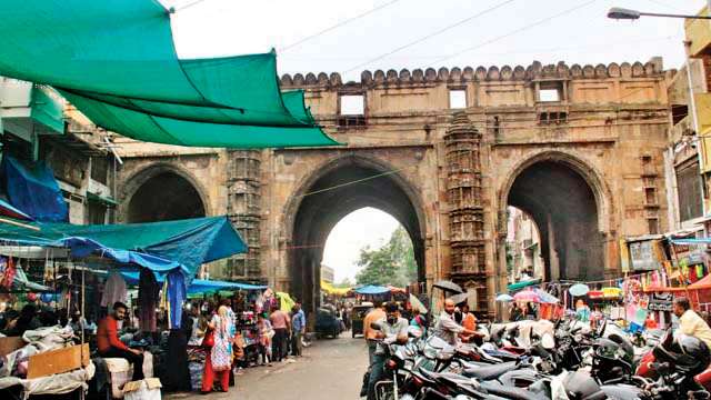 CG Road: On the way to Teen Darwaja?