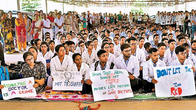 Centre moots 10-yr jail, fine for assault on doctors