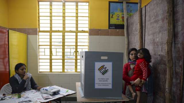 AAP urges EC to strengthen security of strong rooms storing EVMs