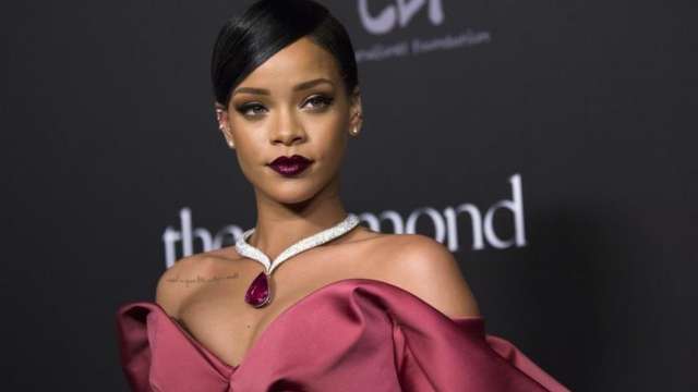 Rihanna suffers bruises on her face; here's how